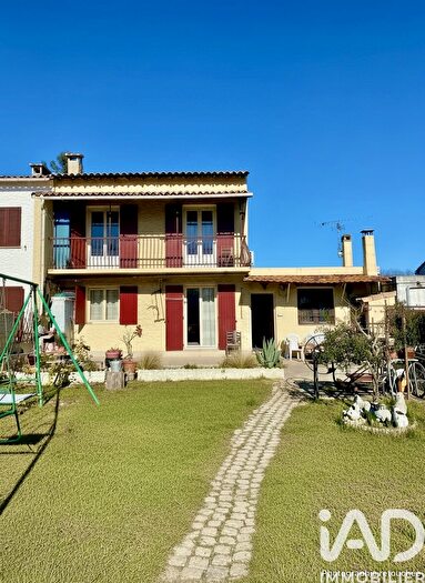 Maison à vendre - Saint-Martin-de-Crau - 5 pièces - 2 chambres