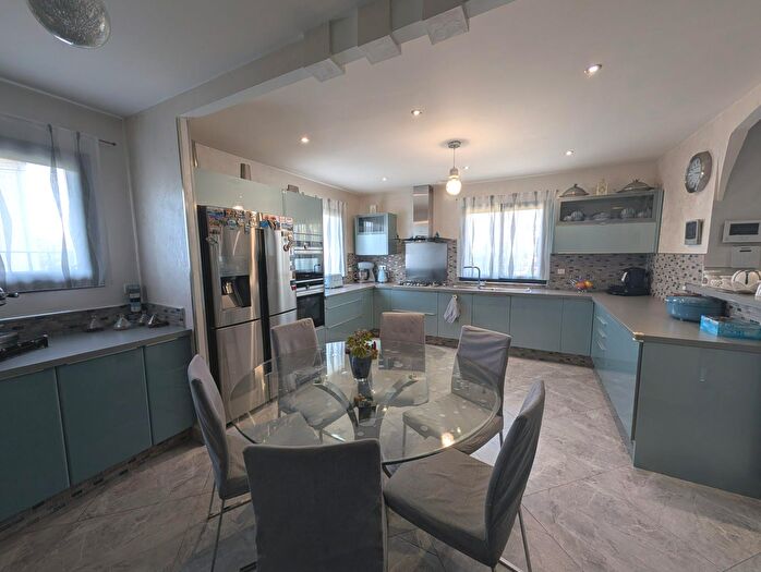 Maison 6 pièces à Les Clayes-sous-Bois, Ouest, à vendre