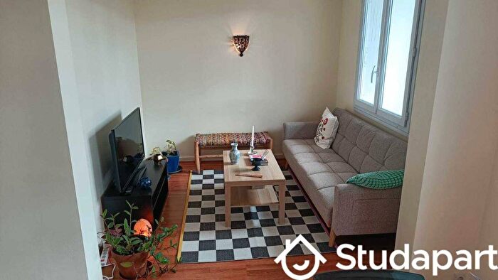 Appartement à louer - La Fauvette, Talence - 1 pièce - 3 chambres