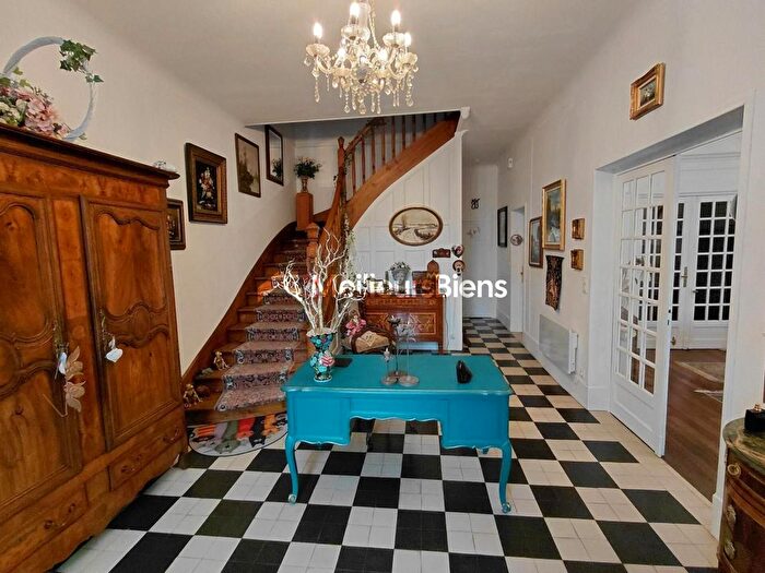 Maison à vendre - Bourbonne-les-Bains - 8 pièces - 5 chambres