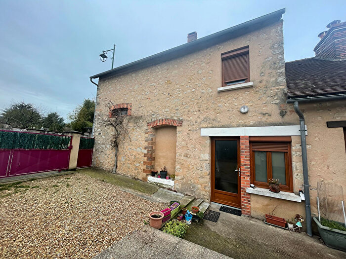 Maison à louer - Parcé-sur-Sarthe - 4 pièces - 3 chambres