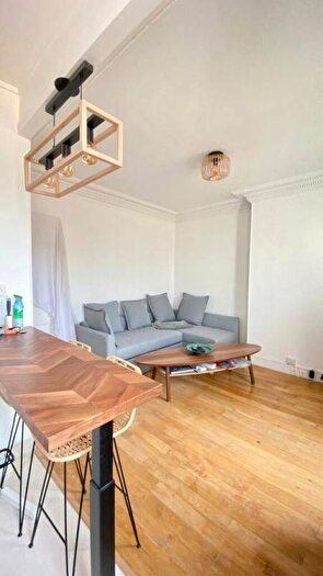 Appartement à louer - Faubourg de lArche, Courbevoie - 2 pièces - 1 chambre