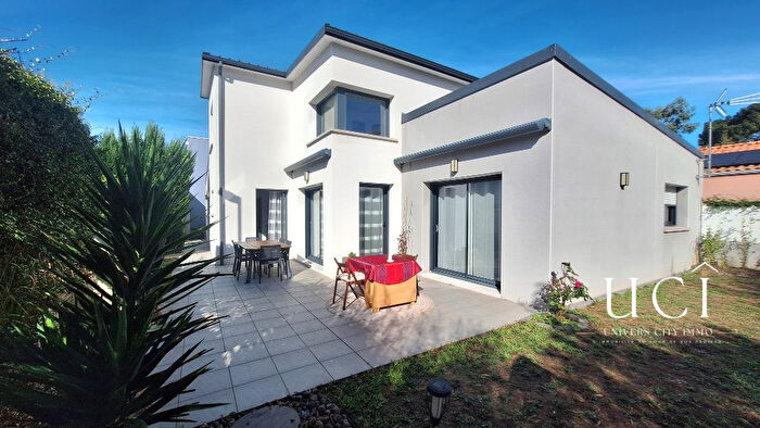 Les Sorinières : Maison 6 pièces à vendre