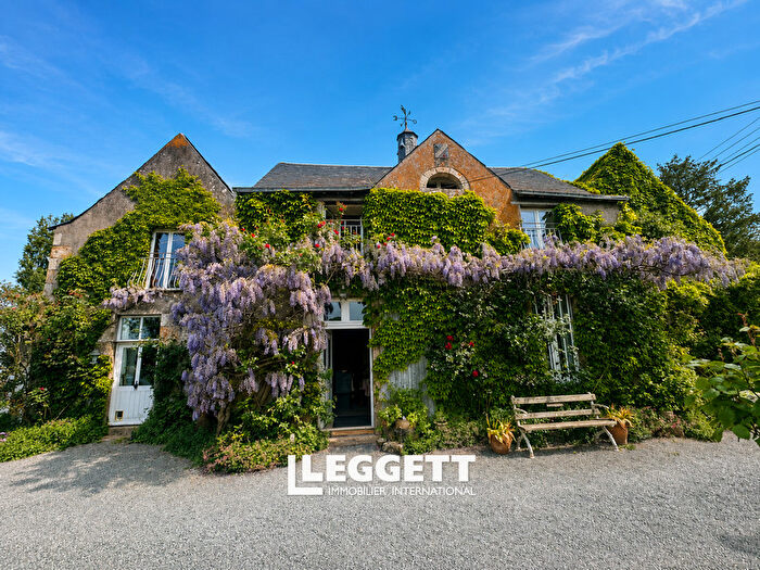 Maison 8 pièces à Livet, à vendre