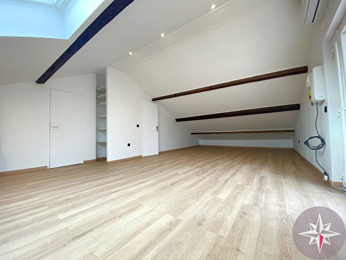 Appartement à louer - Cournonsec - 1 pièce - 1 chambre