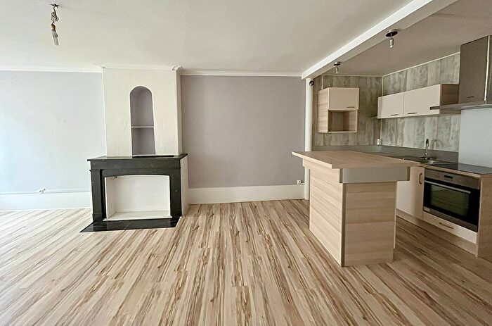 Appartement à louer - Centre Ville, Mâcon - 3 pièces - 2 chambres