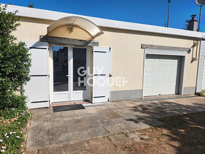 Fleury-les-Aubrais, Centre-ville, Lamballe : Appartement 2 pièces à louer