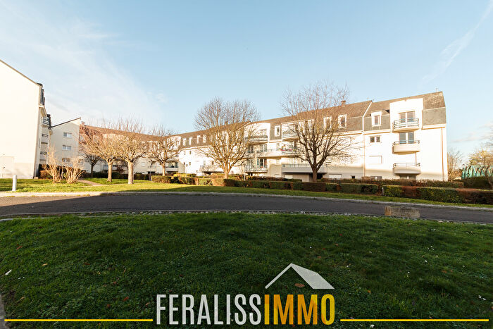 Appartement à louer - Jouy-le-Moutier, Merisiers, Ecancourt, Côte-des-Carrières, Tremblays - 1 pièce