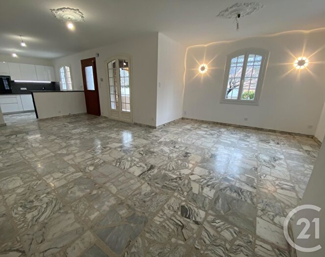 Maison 4 pièces à Les Angles, à louer