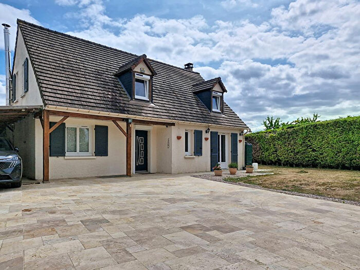 Maison 6 pièces à Dangu, à vendre