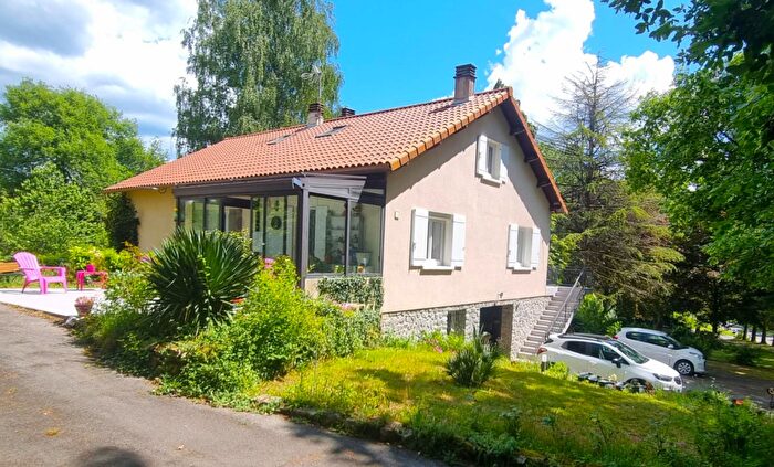 Maison à vendre - Augignac - 8 pièces - 7 chambres