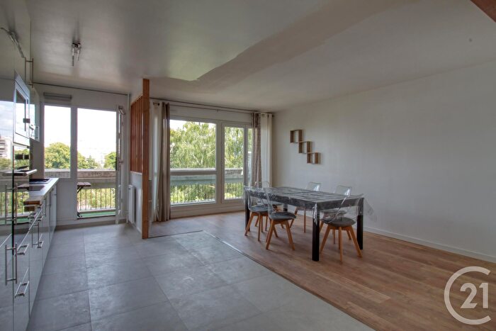 Appartement 3 pièces à louer à Évry, Champtier du Coq