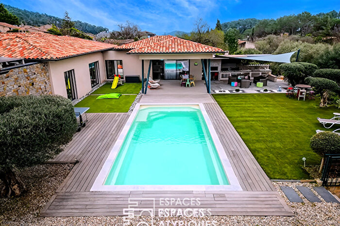 Maison à vendre - Solliès-Toucas - 7 pièces - 4 chambres