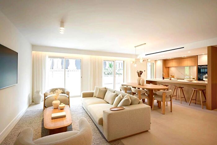 Appartement à vendre - Cannes, Centre-ville - 4 pièces - 3 chambres