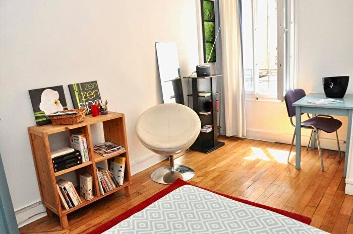 Appartement à louer - Centre Ville, Clichy - 1 pièce