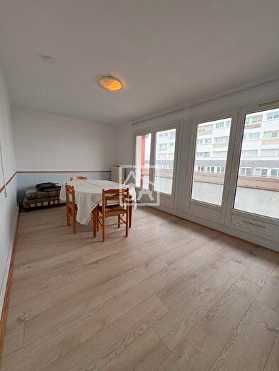 Appartement à louer - Calais - 5 pièces - 4 chambres