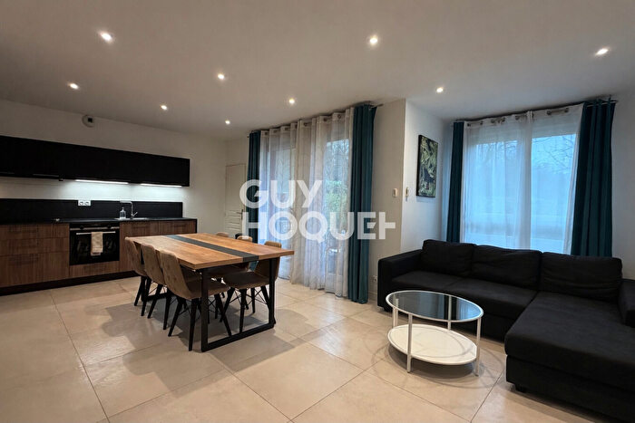 Appartement 3 pièces à louer - Décines-Charpieu, Centre-ville