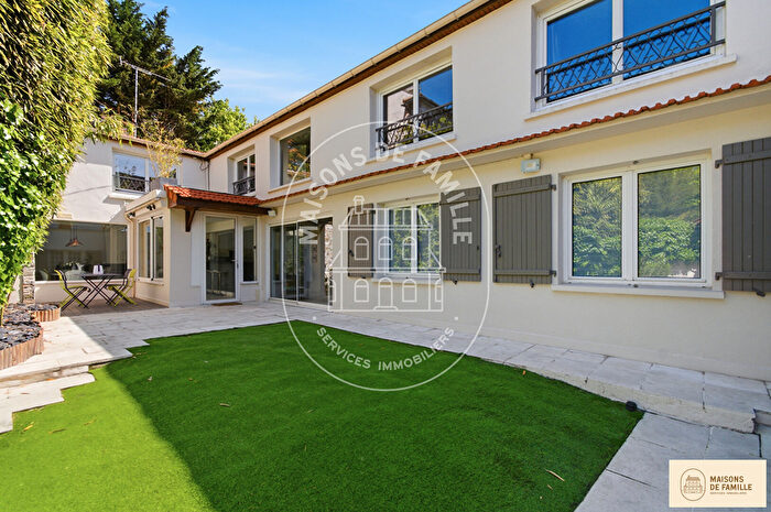 Maison 8 pièces à Bailly, à vendre