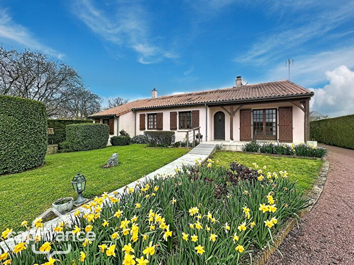 Saint-Varent : Maison 7 pièces à vendre