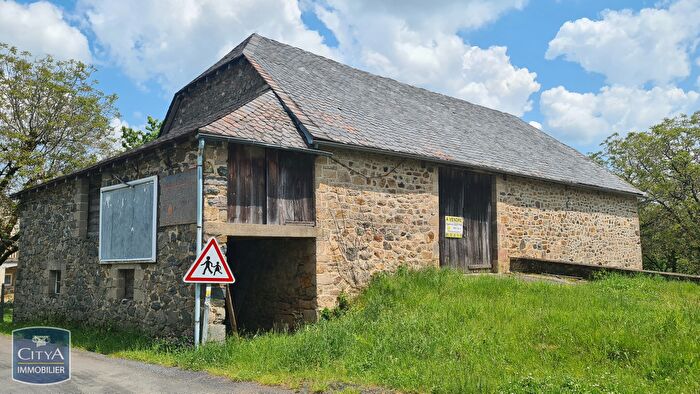 Maison à Ladignac-sur-Rondelles, à vendre