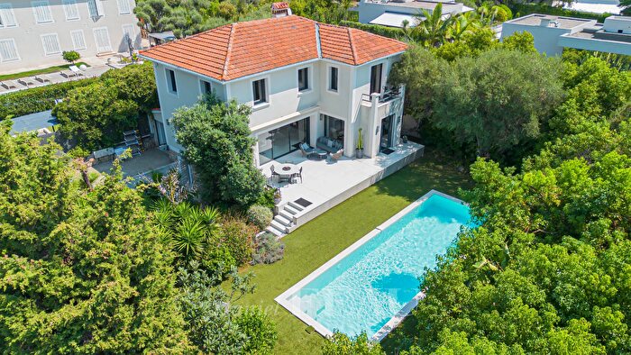 Maison 6 pièces à Antibes, Antibes-les-Pins, Trianon, Le Fournel, Peyregoue, à vendre