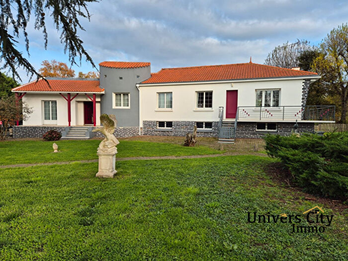 Maison à vendre - Legé - 7 pièces - 5 chambres