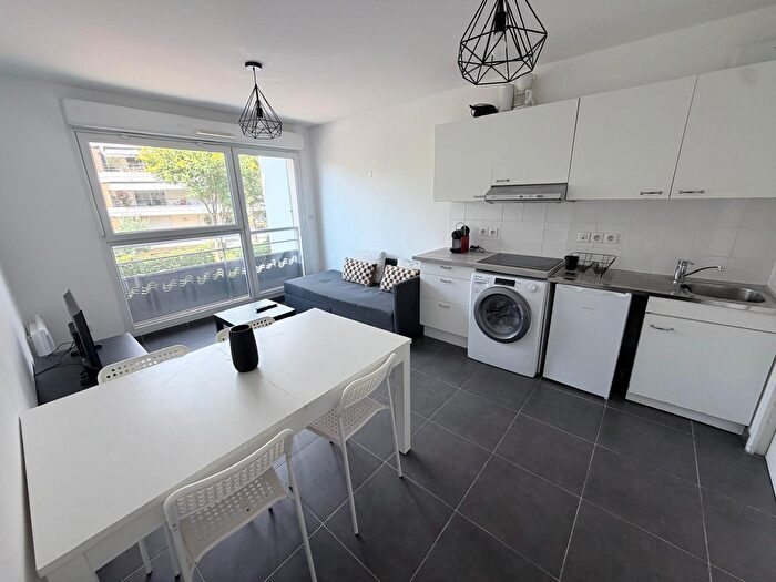 Appartement 2 pièces à Marseille 8ème, Vielle Chapelle, à louer