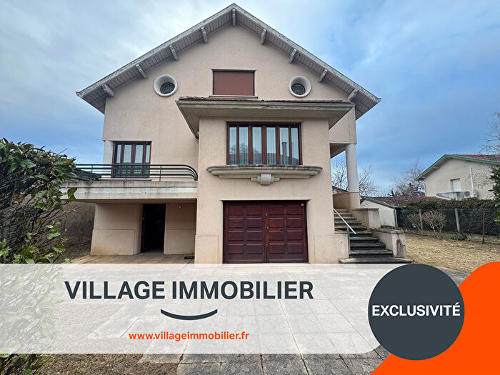 Maison à vendre - Saint-Priest, Village - 6 pièces - 4 chambres