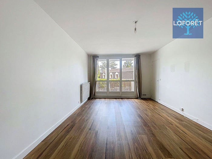 Varenne-Centre-Rive Charmante, Noisy-le-Grand : Appartement 1 pièce à louer