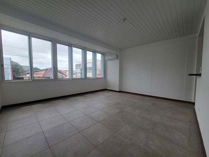 Appartement 4 pièces à Cayenne, à louer