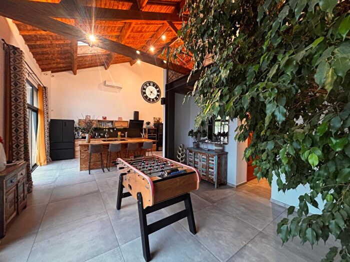 Maison à vendre - Mouriès - 4 pièces - 2 chambres