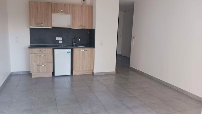 Beulet-Ile de France, Annemasse - Appartement 2 pièces à louer