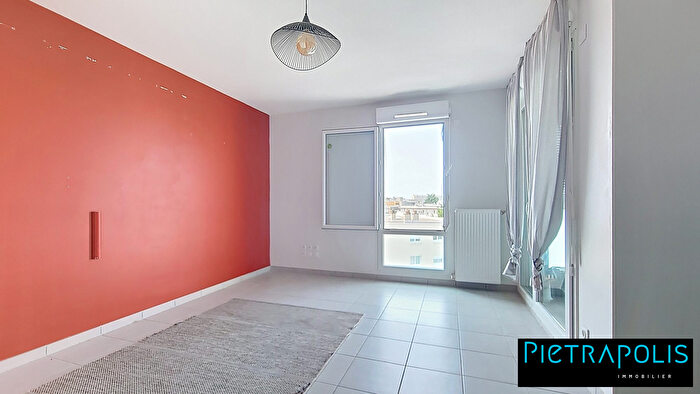 Appartement à vendre - Vaulx-en-Velin, Vaulx en Velin Sud - 3 pièces - 2 chambres