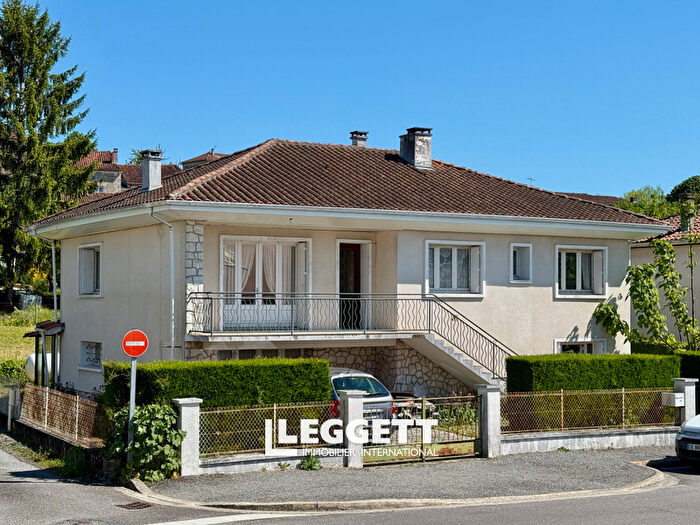 Maison à vendre - Montmoreau-Saint-Cybard - 5 pièces - 3 chambres