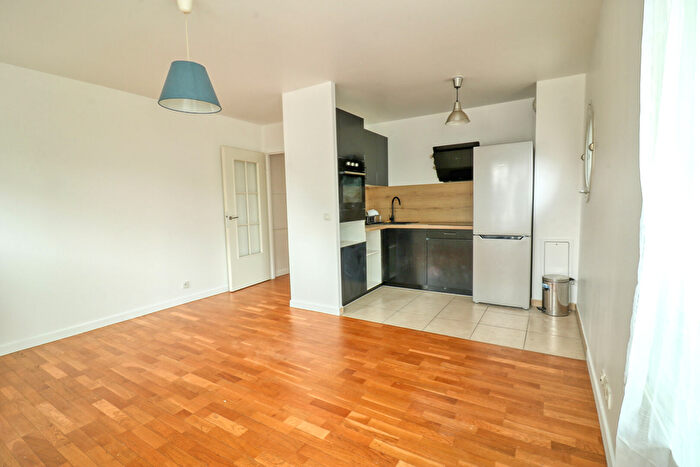 Appartement à vendre - Châtenay-Malabry, Petit Chatenay, Voltaire, Croix Blanche - 2 pièces - 1 chambre