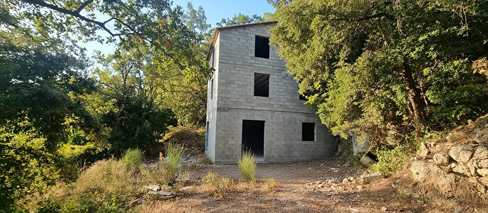 Ampus : Maison 4 pièces à vendre