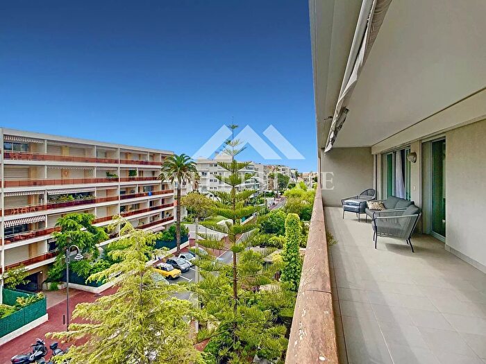 Appartement à vendre - Cannes, Pointe Croisette - 3 pièces - 2 chambres