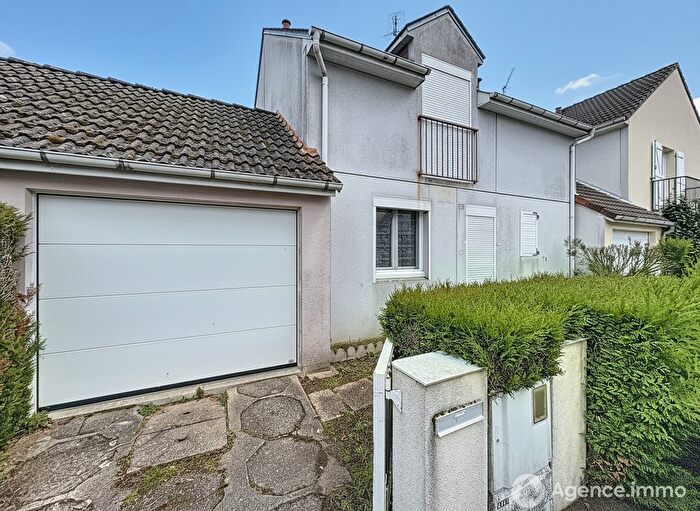 Maison à vendre - Sully-sur-Loire - 4 pièces - 3 chambres