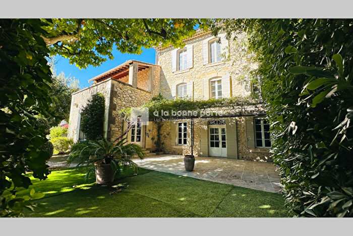 Maison à vendre - Mérindol - 7 pièces - 5 chambres