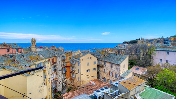 Appartement 4 pièces à vendre à Bastia, Centre-ville ancien
