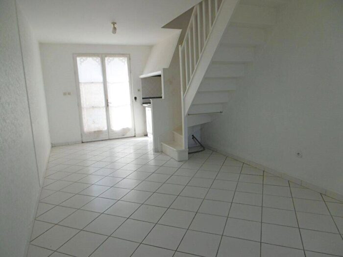 Appartement 2 pièces à Sully-sur-Loire, à louer