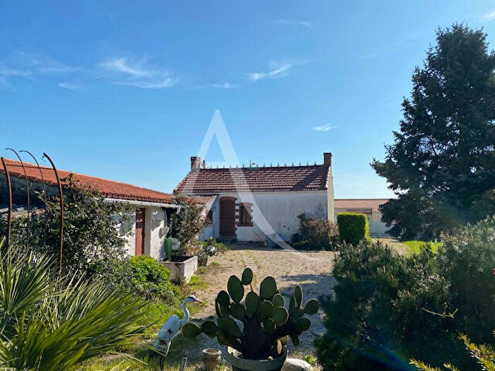 Maisons à vendre et appartements à louer - 1