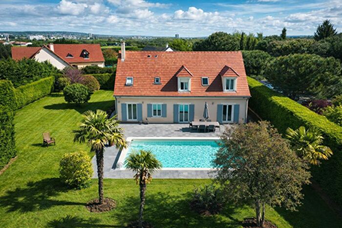 Maison à vendre - Aigremont - 9 pièces - 6 chambres