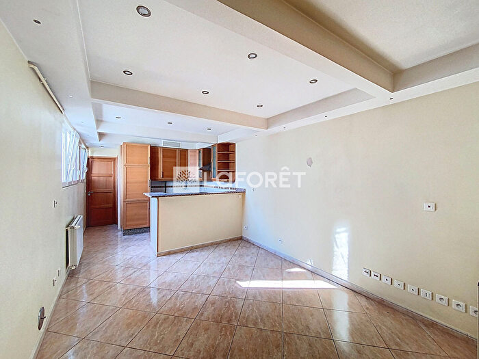 Appartement à vendre - Suresnes, Centre-ville - 3 pièces - 2 chambres