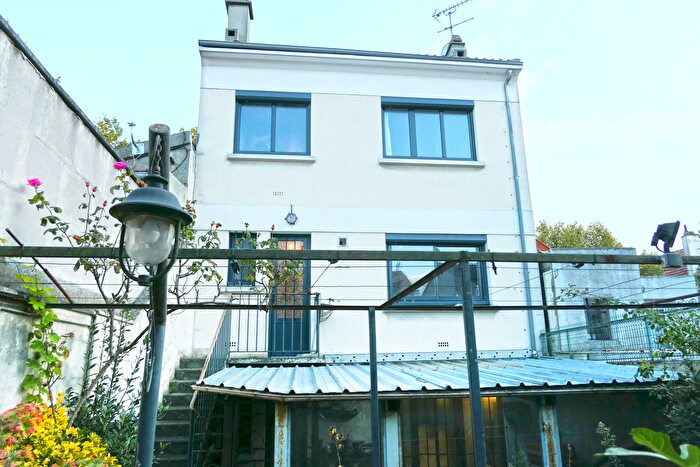 Maison à vendre - Montreuil, Ramenas, Léo Lagrange - 5 pièces - 4 chambres