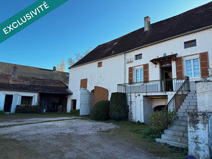 Maison 4 pièces à vendre à Saint-Sernin-du-Plain