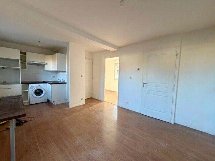 Appartement à louer - Germigny-lévêque - 2 pièces - 1 chambre