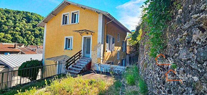 Maison à vendre - Saint-Rambert-en-Bugey - 8 pièces - 6 chambres