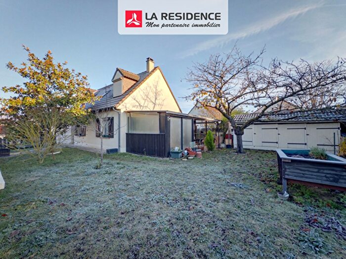 Maison à vendre - Les Mureaux, Nouvelle France - 7 pièces - 5 chambres