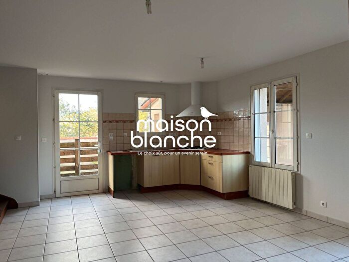 Maison 4 pièces à louer à Airvault